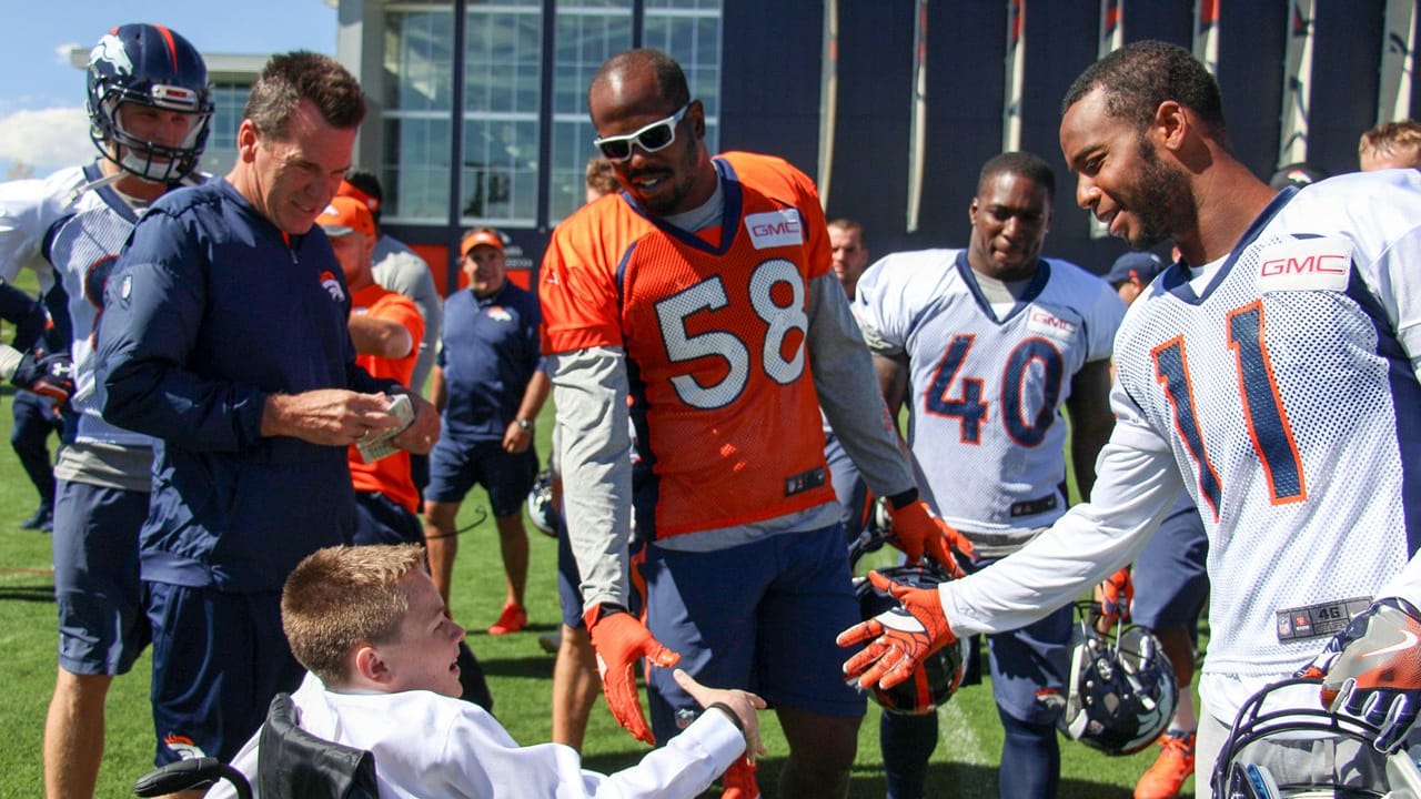 CBS correspondent and cancer survivor Austin Denton visits the Broncos
