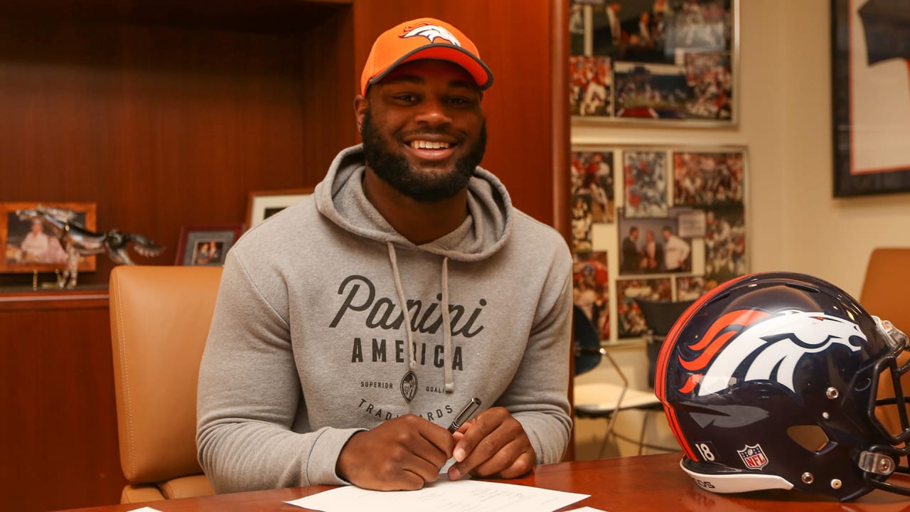 Royce Freeman signs contract, completes 2018 draft class