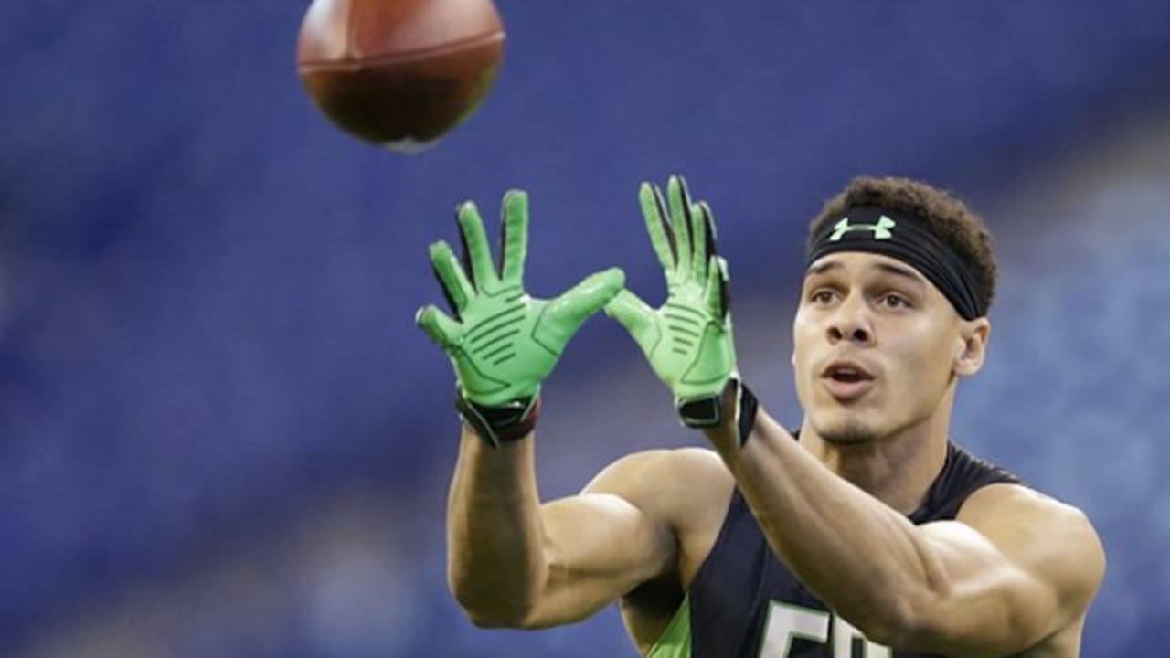 Simmons talks with Denver media