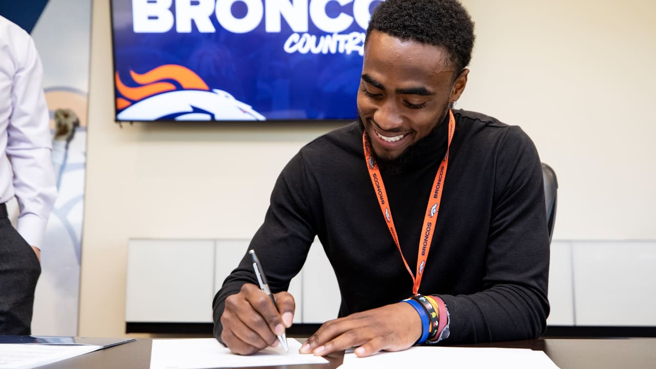 'Can't stop smiling': WR Montrell Washington on signing contract ...