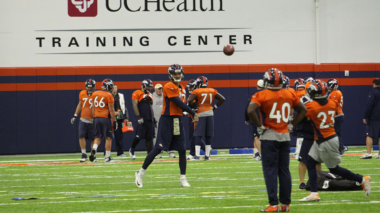 Broncos Injury Update: DeMarcus Ware, Evan Mathis still sidelined