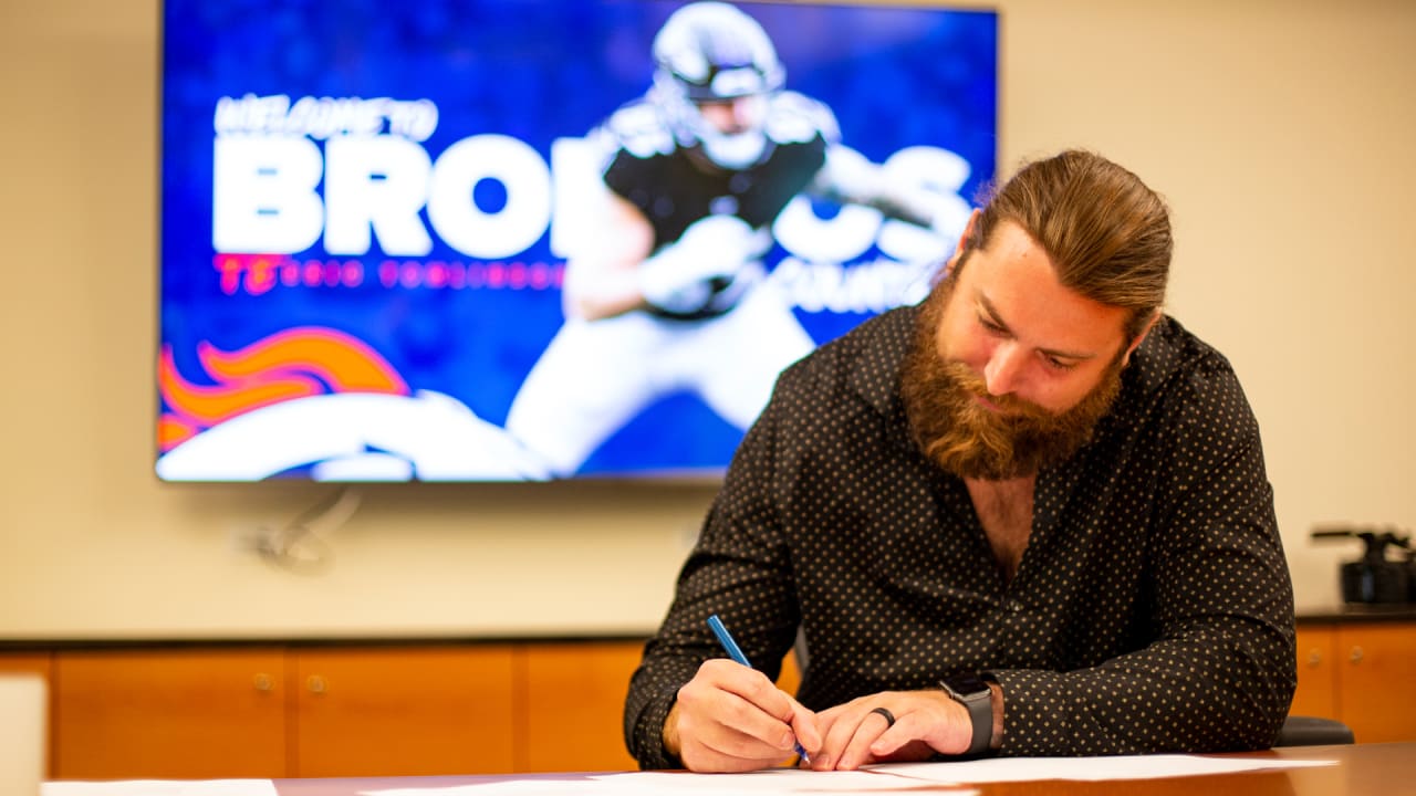 Newly signed TE Eric Tomlinson 'looking forward to winning a lot of ...