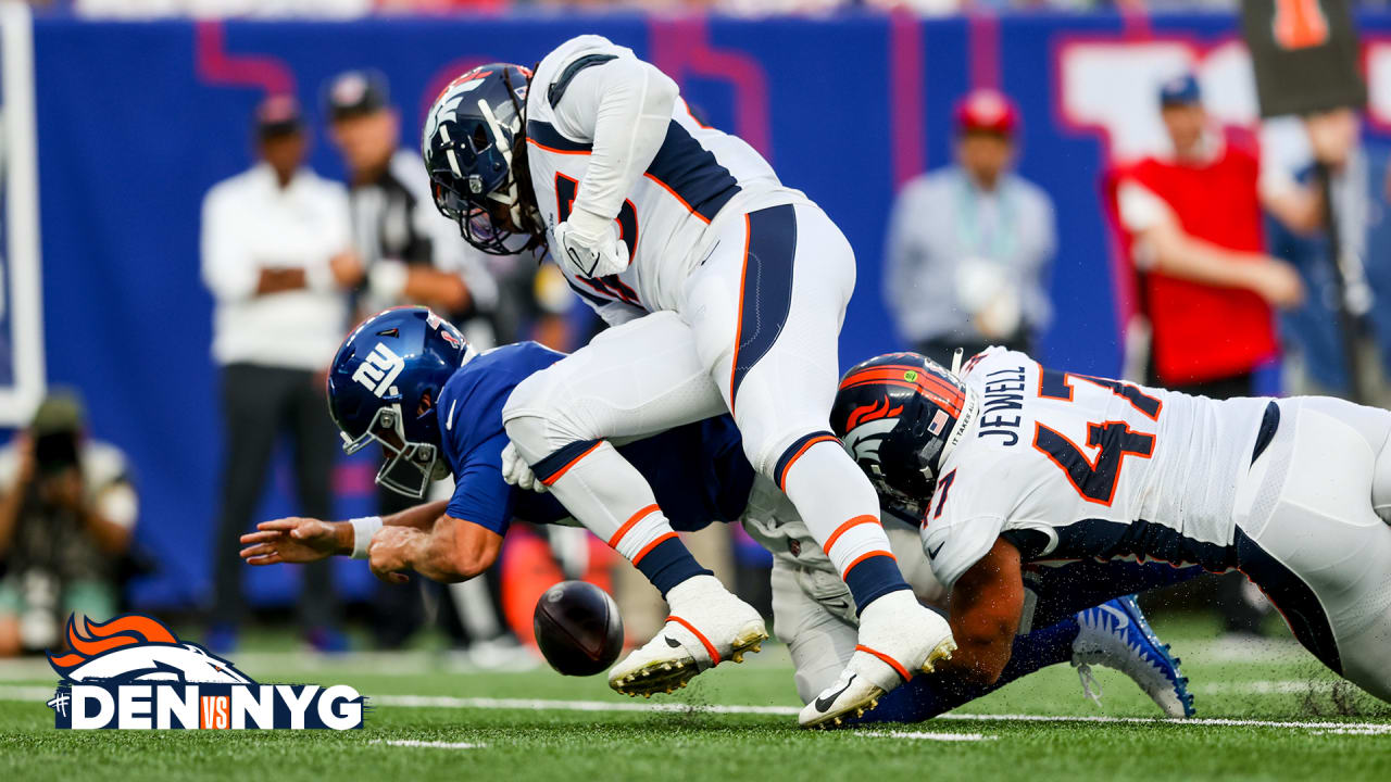 #DENvsNYG: Broncos recover key fumble after tackling Daniel Jones