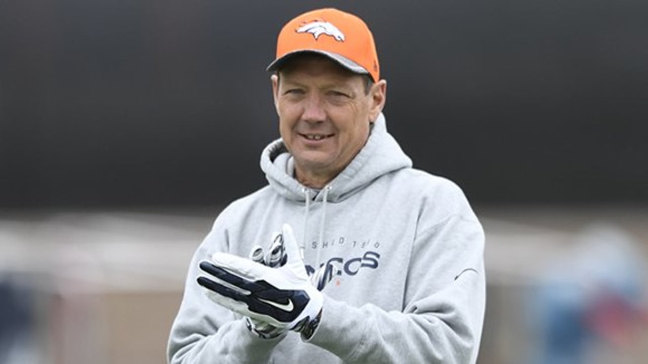 Inside rookie minicamp: OC Rick Dennison wired