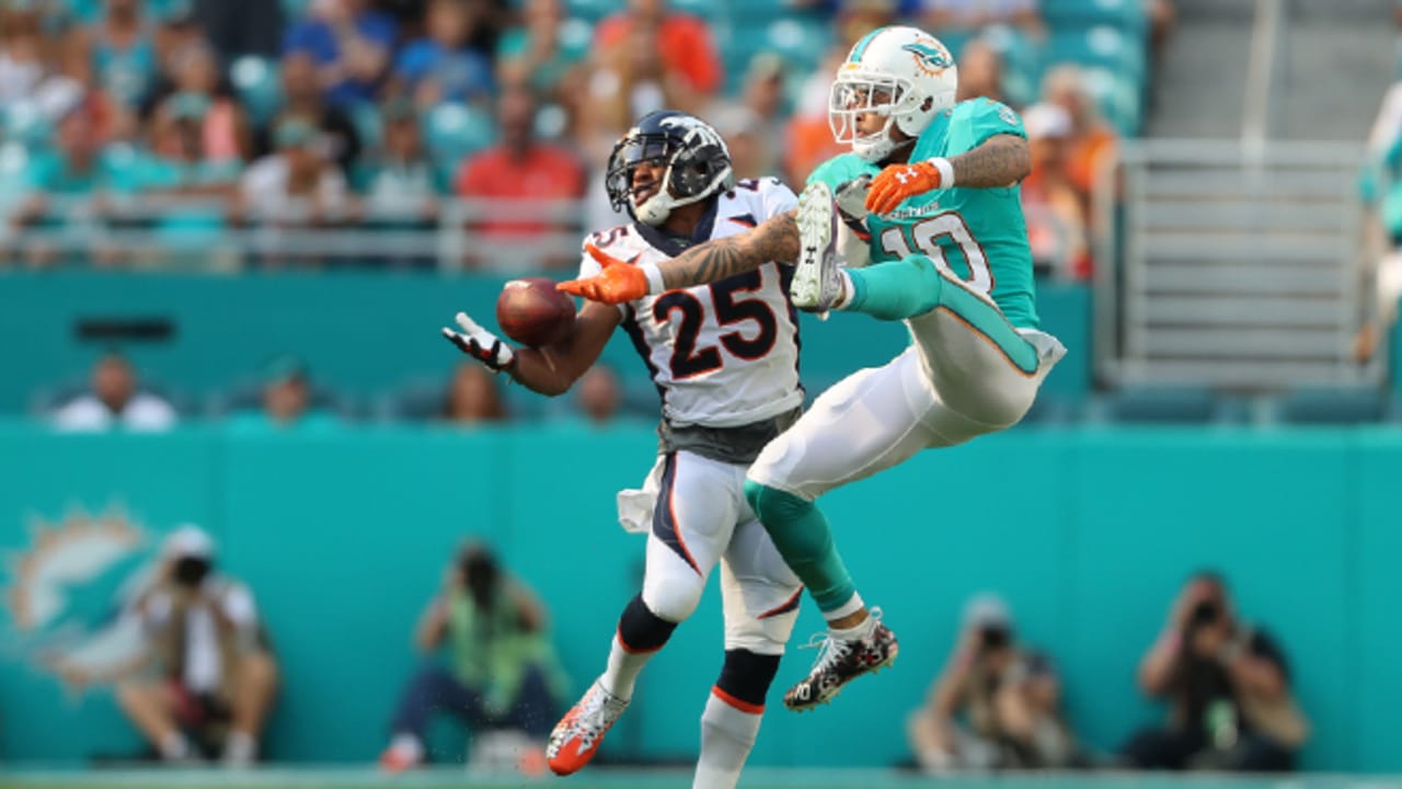 Instant Classical: Harris' acrobatic interception