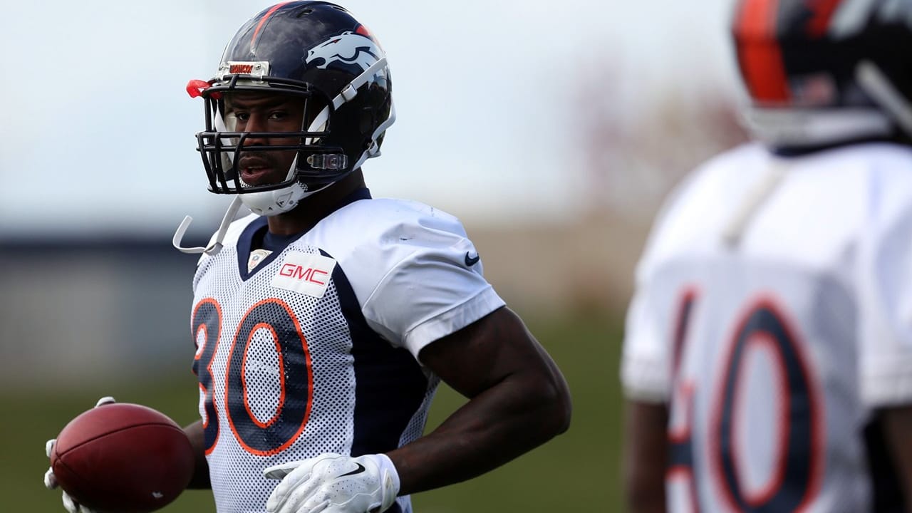 Wednesday practice: Vernon Davis' first day