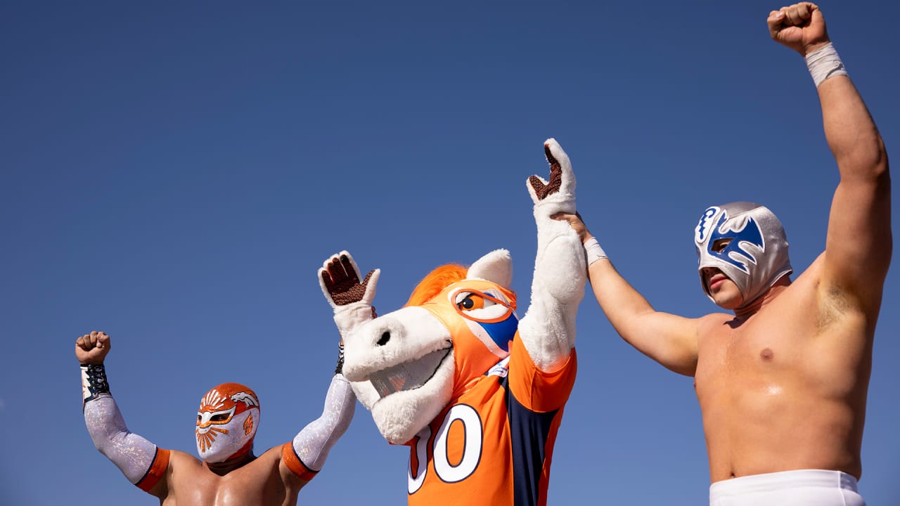 CMLL luchadores visit Denver for Mile High Lucha Libre