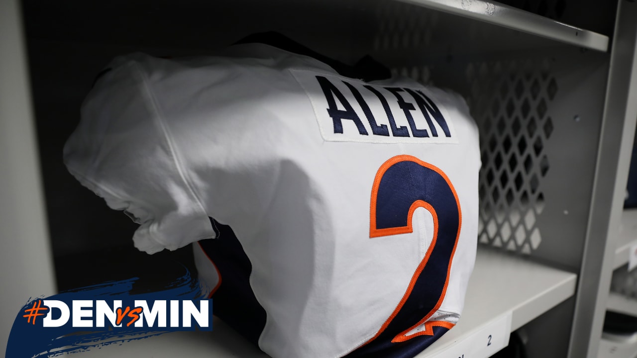 Go inside the Broncos' locker room before #DENvsMIN
