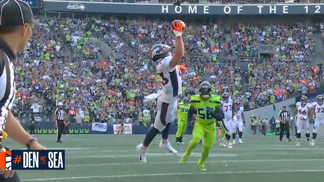 Andrew Beck makes one-handed catch for 27 yards | Broncos at Seahawks