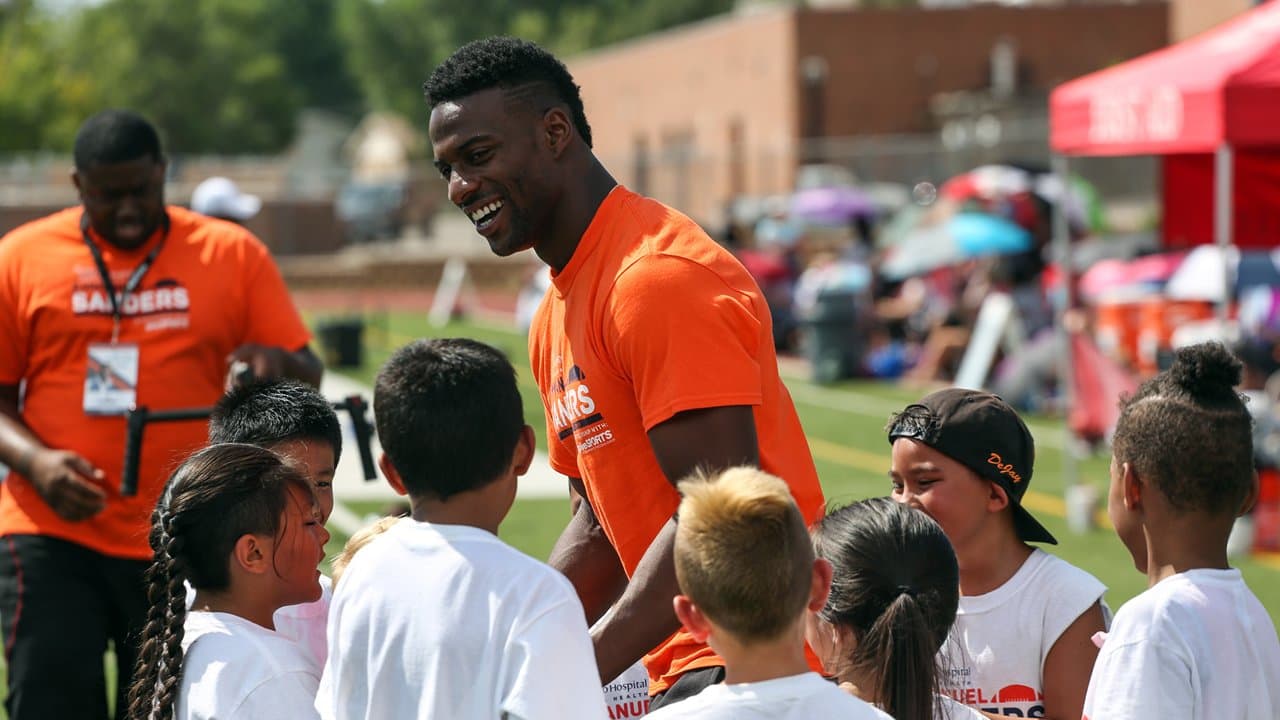 Emmanuel Sanders hosts youth football camp