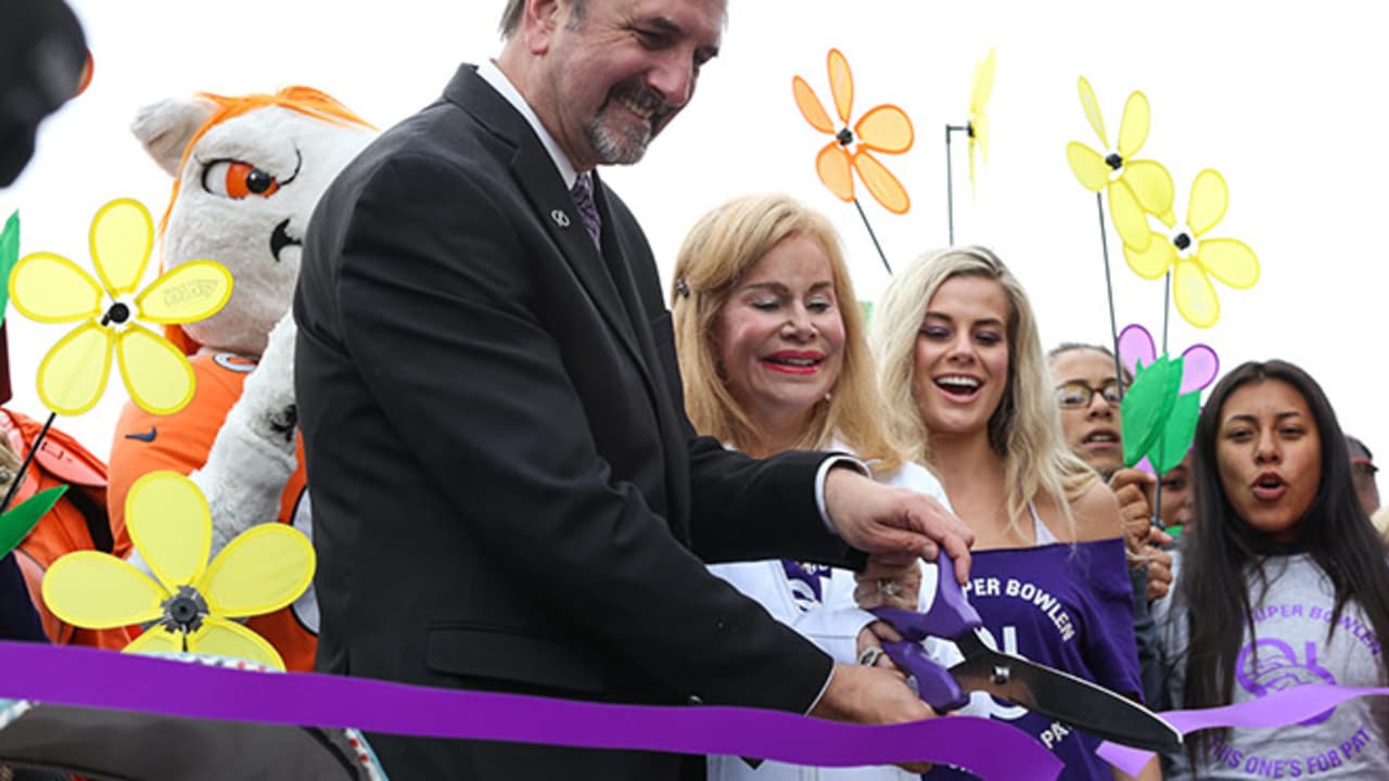 Bowlen family leads 2017 Denver Walk to End Alzheimer's