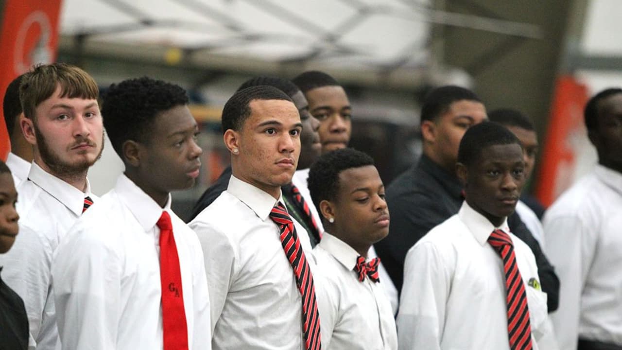 Photos: Ginn Academy students visit training facility