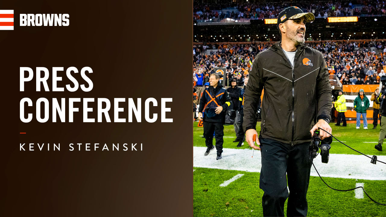 Kevin Stefanski: "Jacoby was a huge help yesterday on the sideline ...