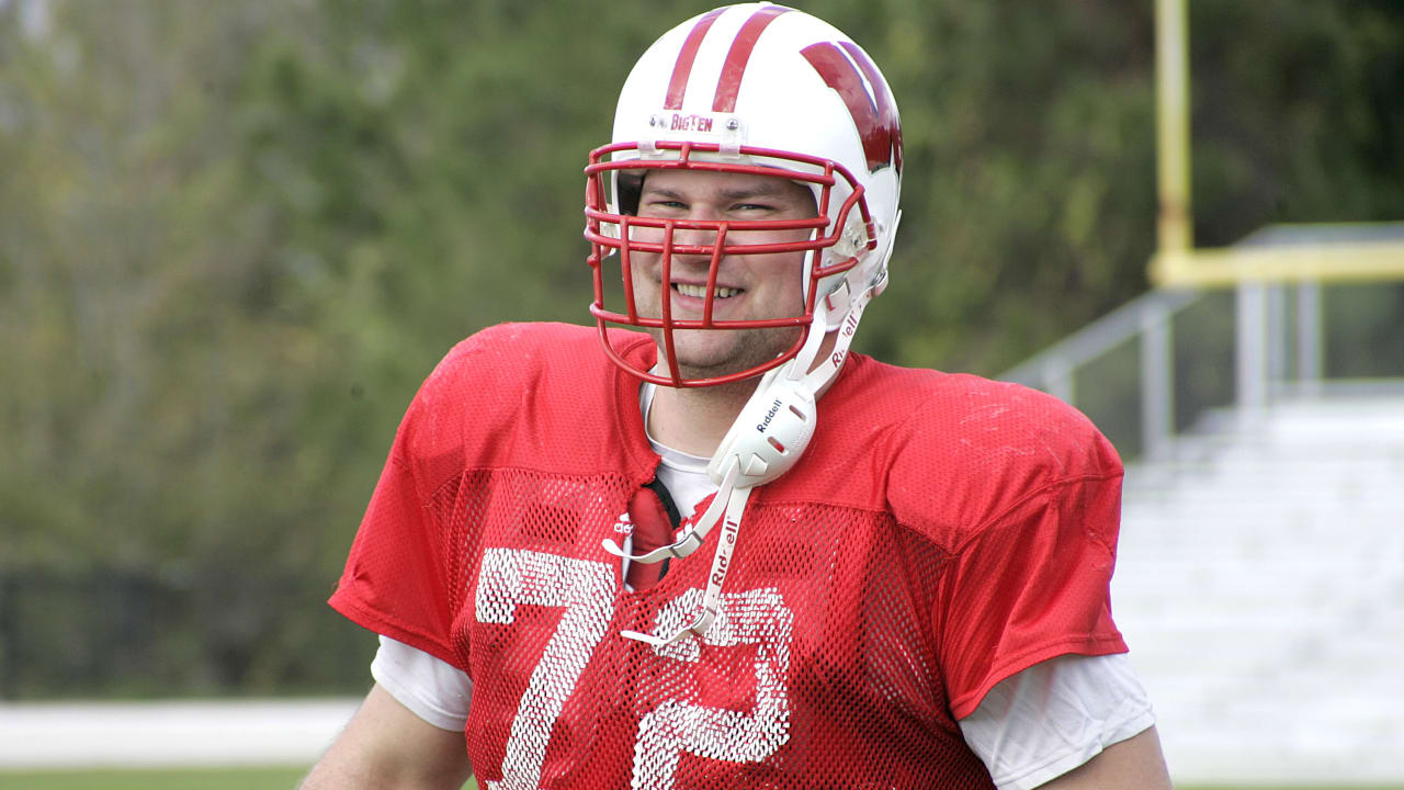 Former Browns OL Joe Thomas headed to the College Football Hall of Fame