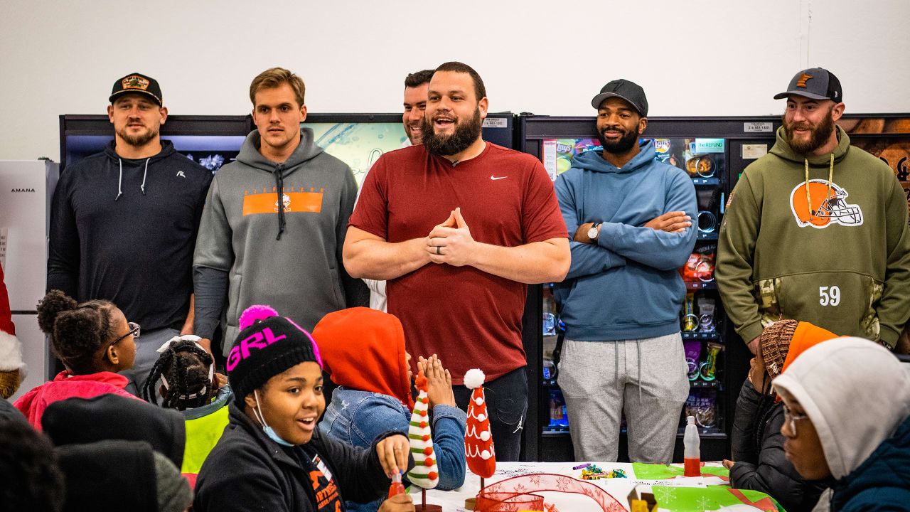 Joel Bitonio hosts children from City of Cleveland Recreation Centers ...