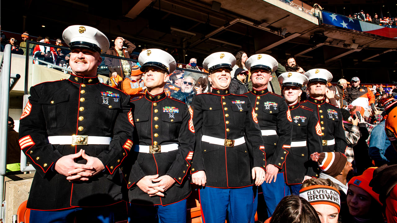 Browns host 6 U.S. Marine Corps Service Members through Honor Row
