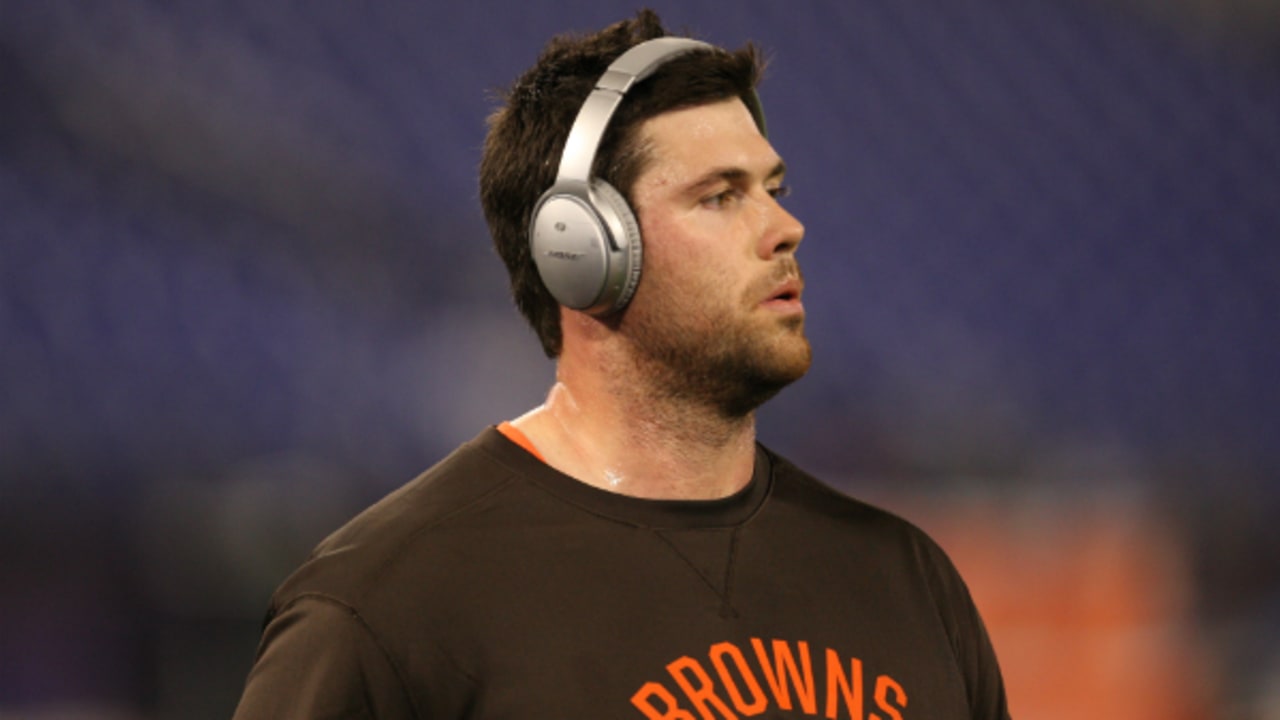 Browns release OL Gabe Ikard
