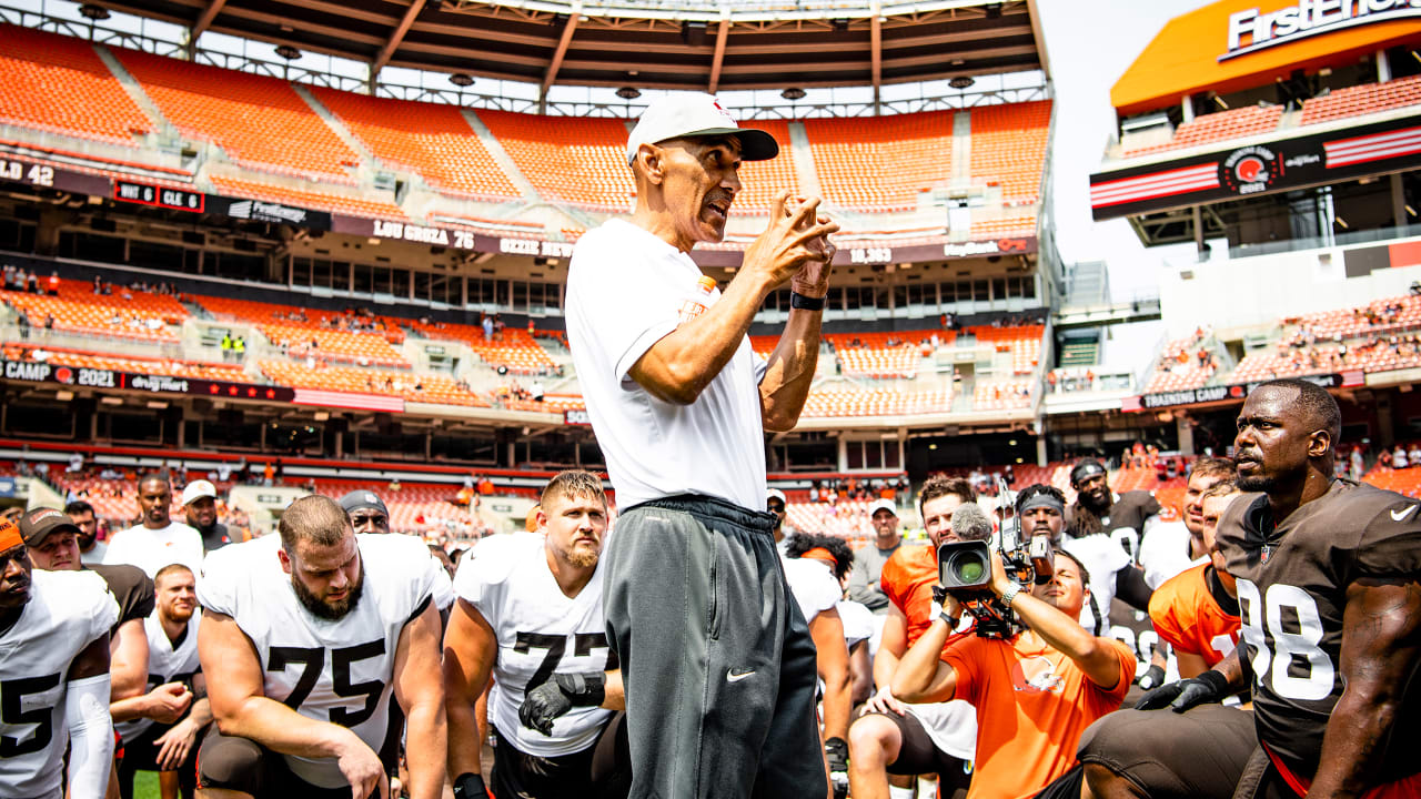 Live Updates: Tony Dungy delivers post-practice speech after Orange ...