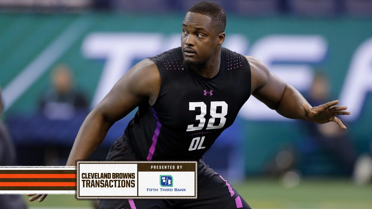 Browns sign T Greg Senat to practice squad