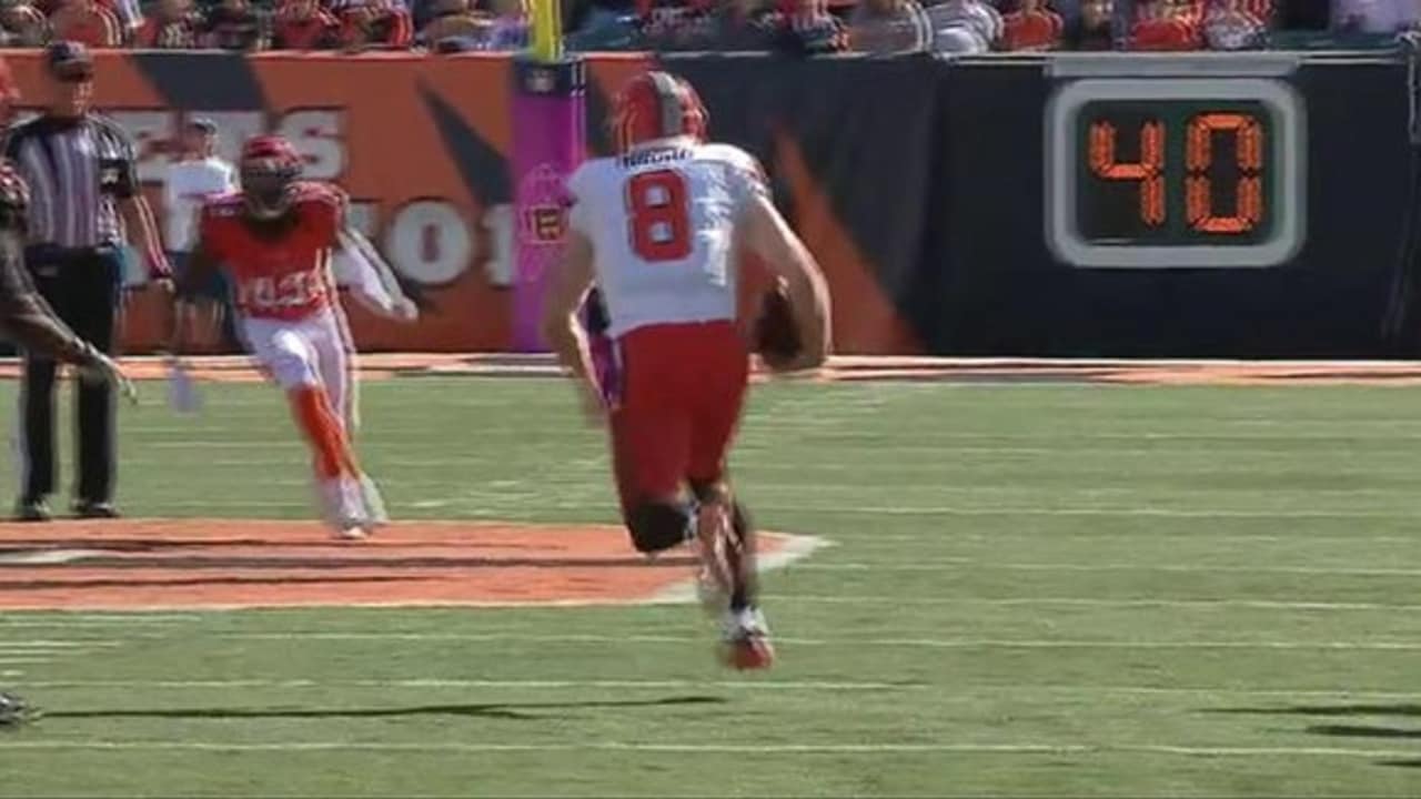 Kevin Hogan gains 15 yards on read-option play