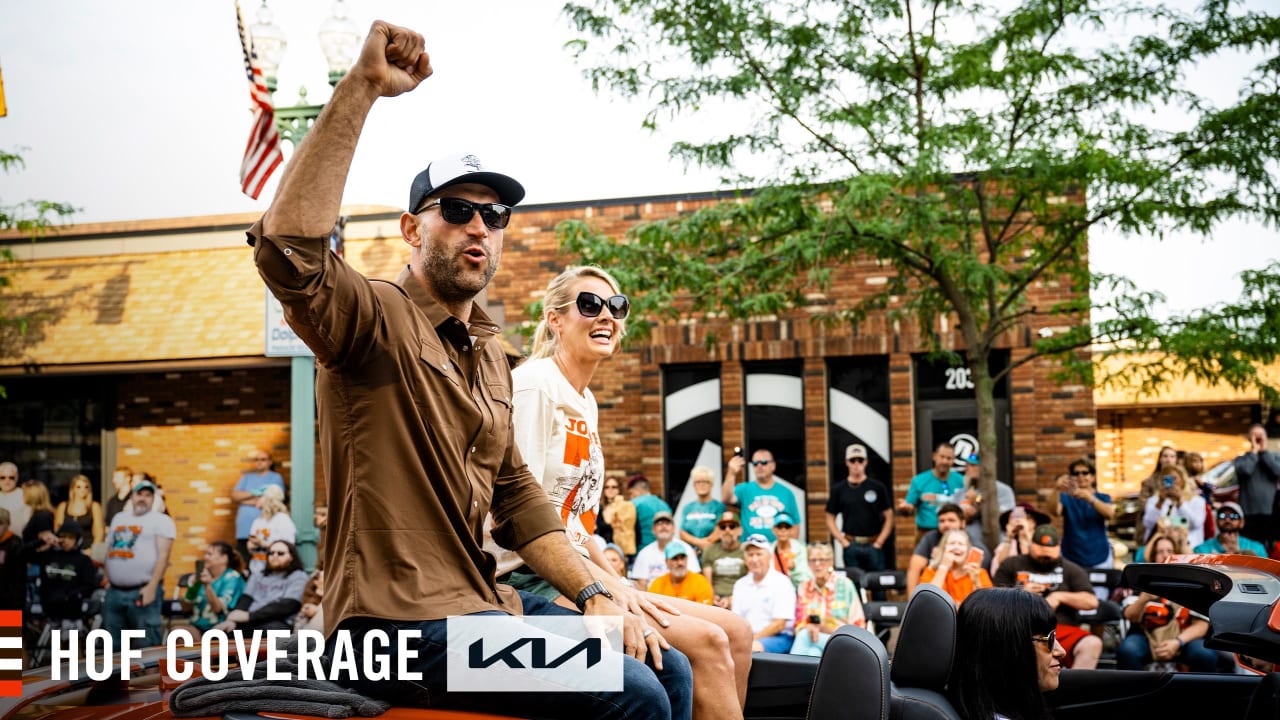 Photos: Joe Thomas - Hall of Fame Parade