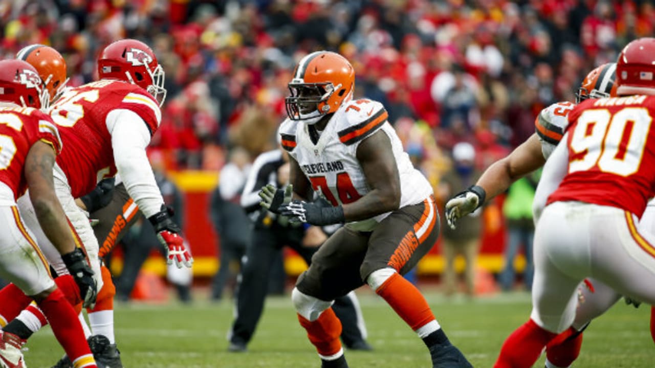 Cameron Erving ready for whatever Browns need him to do