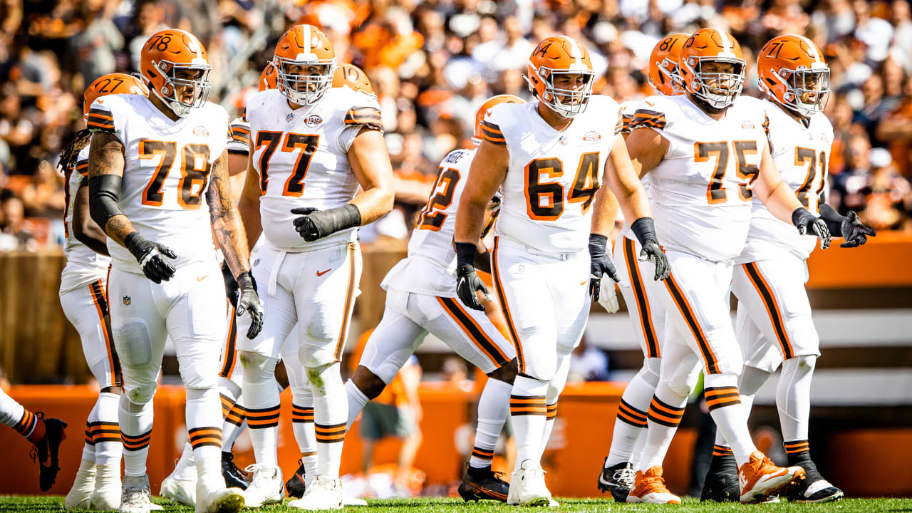 Reviewing the O-line: Blocking elevates run game despite tough injury luck