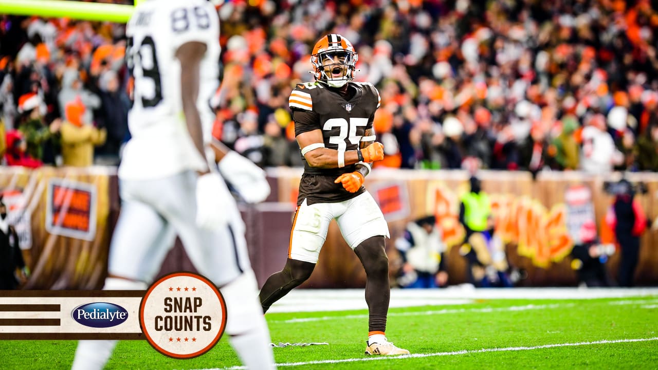 Snap Counts: Unfamiliar faces take on big roles vs. Raiders