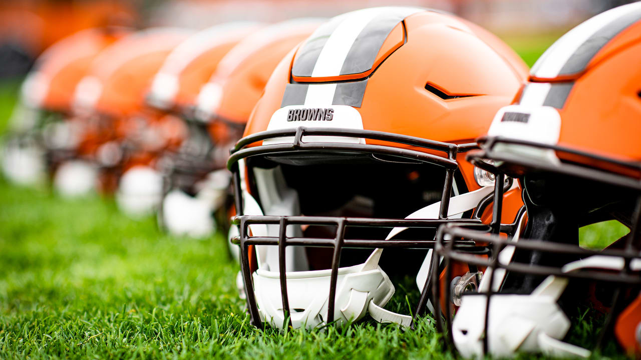 Browns make roster moves