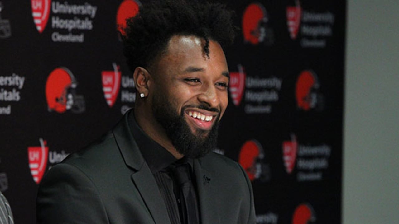 Browns WR Jarvis Landry signs contract extension Browns WR Jarvis Landry signs contract extension