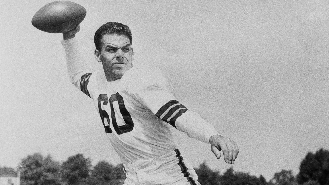Browns to honor Otto Graham with statue at FirstEnergy Stadium