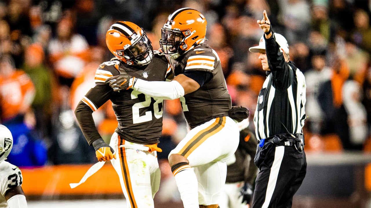 Reviewing the LBs: JOK flashes big-time potential in productive rookie ...