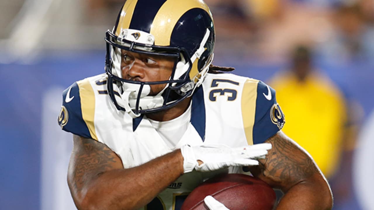 Browns sign RB Terrence Magee