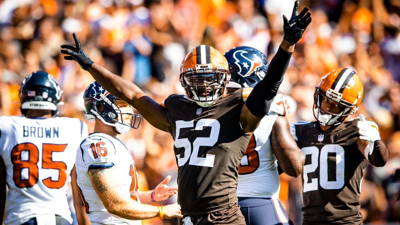 Browns sign LB Elijah Lee to active roster