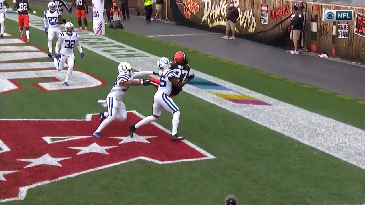 Kareem Hunt catches for a 2-yard touchdown vs. Indianapolis Colts