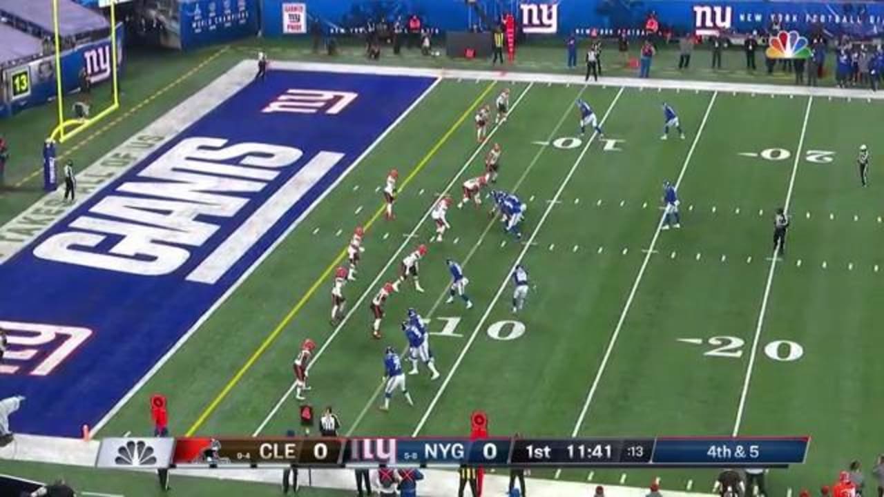 Giants' fake field goal attempt goes awry on fourth down