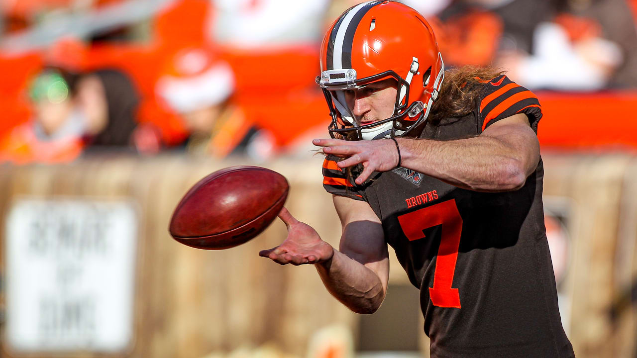 Jamie Gillan practicing with rugby-playing father, catching up on ...