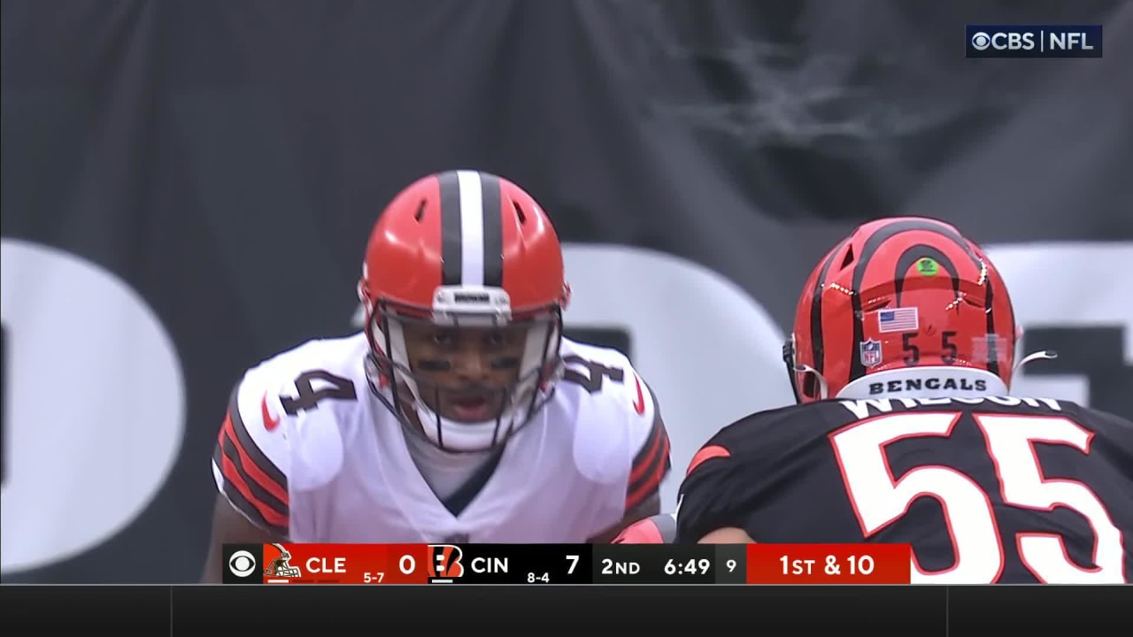 Amari Cooper slips past Taylor-Britt for 24-yard sideline gain