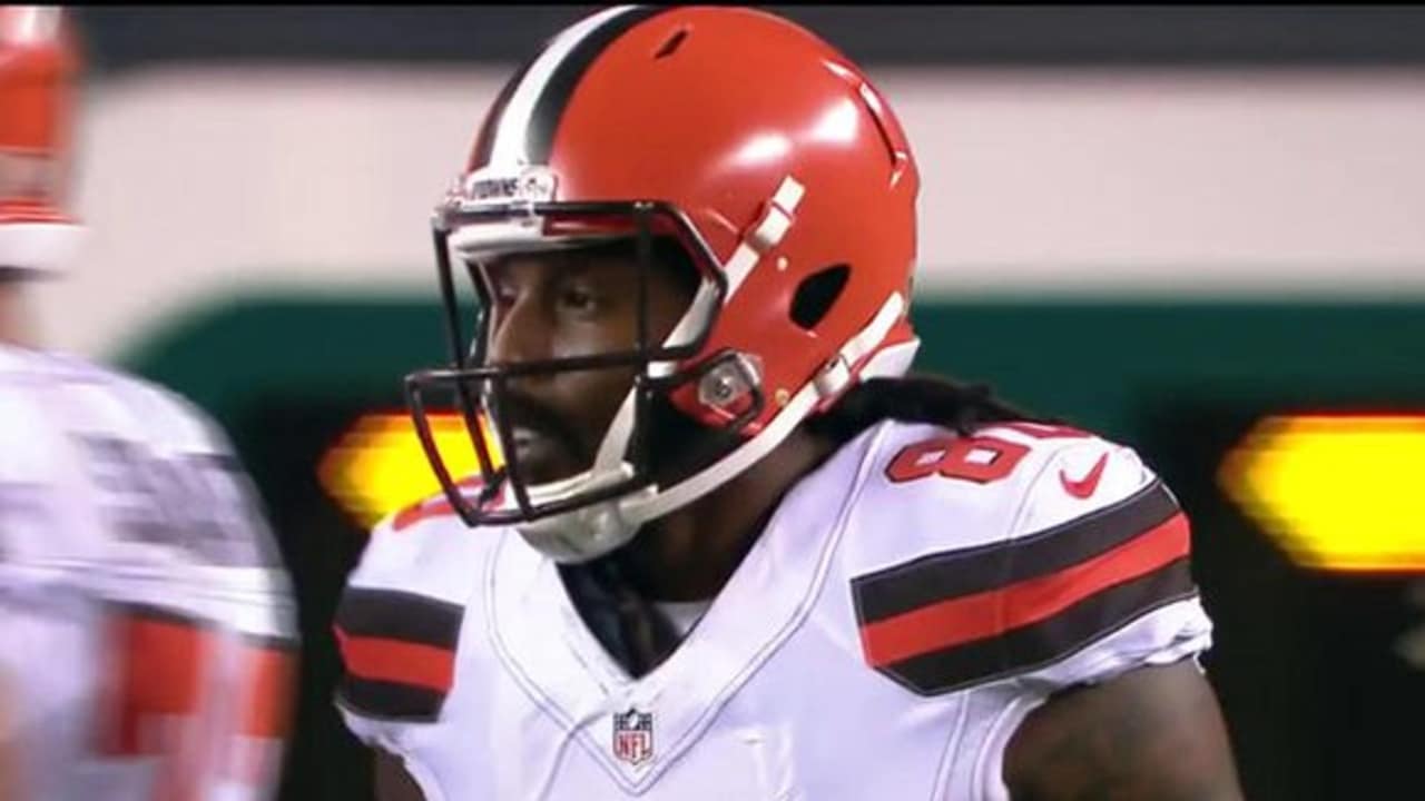 Dwayne Bowe makes first catch