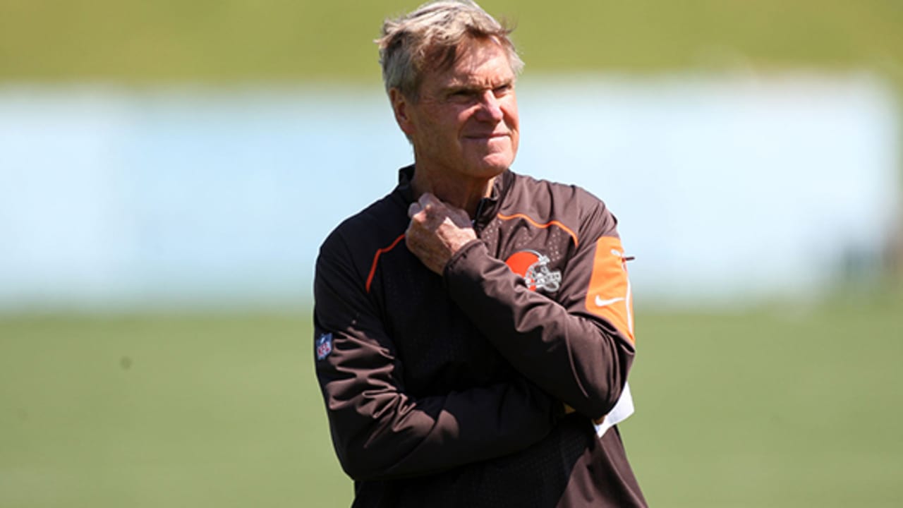 Meet the Browns’ everlasting energy source, Al Saunders