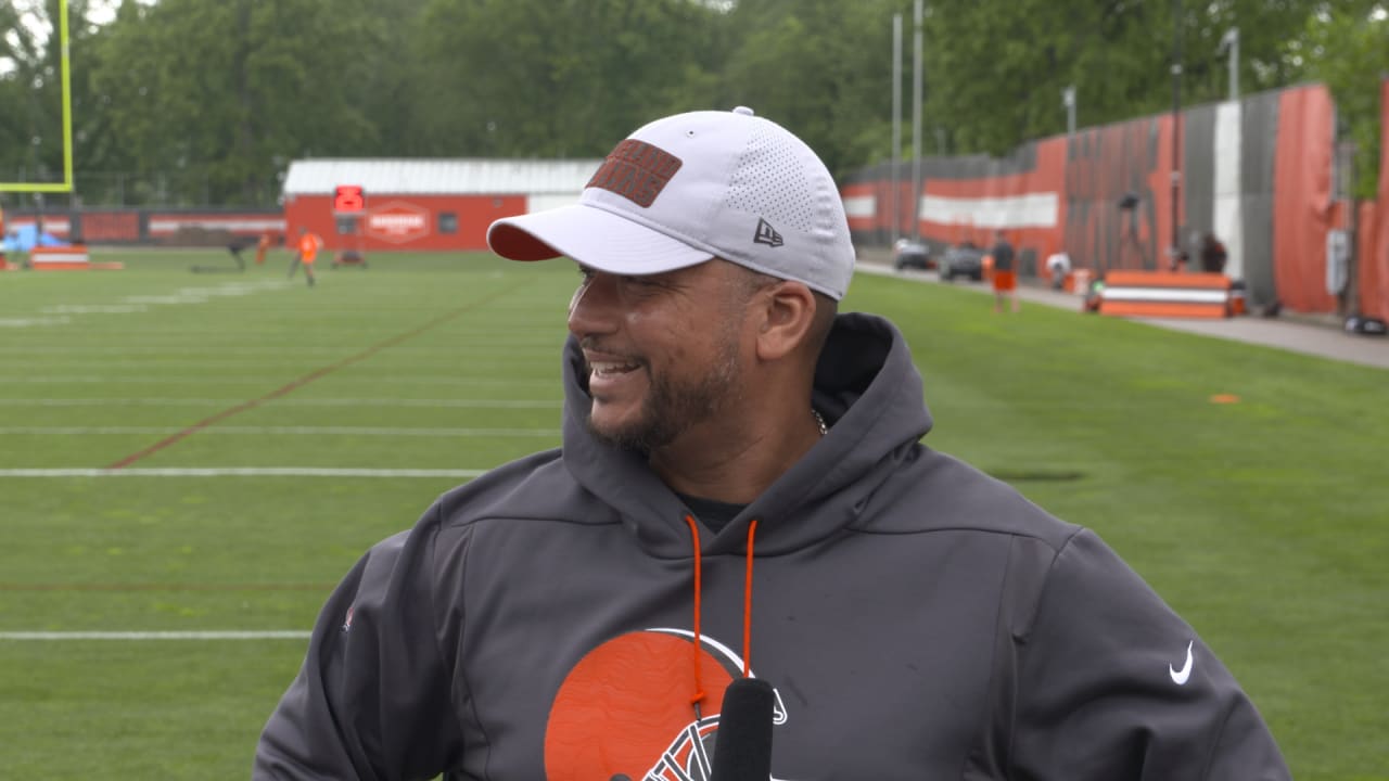 Al Holcomb on Genard Avery: He plays with his hair on fire