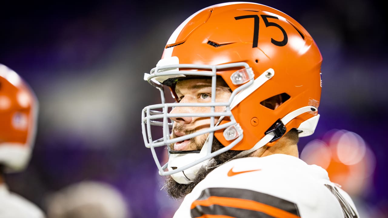 Joel Bitonio: "We're taking it day by day and trying to focus on the game"