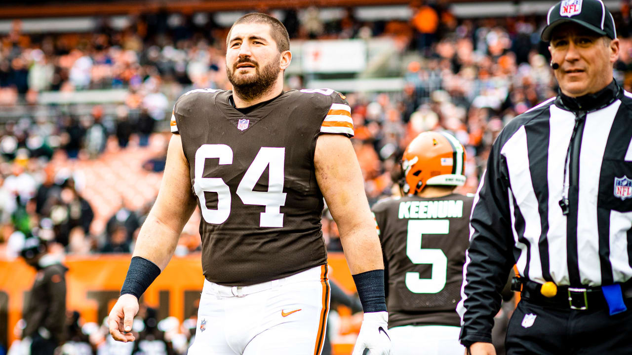 5-year Browns center JC Tretter announces retirement
