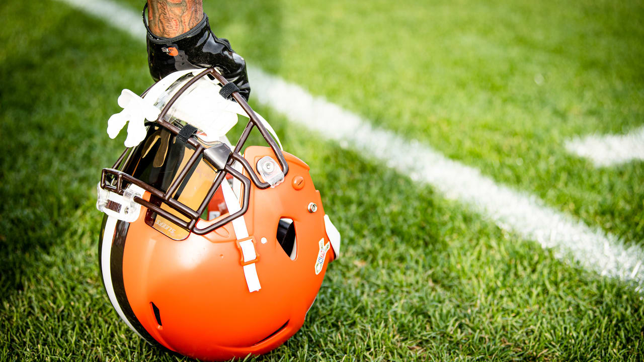 Browns sign TE Connor Davis