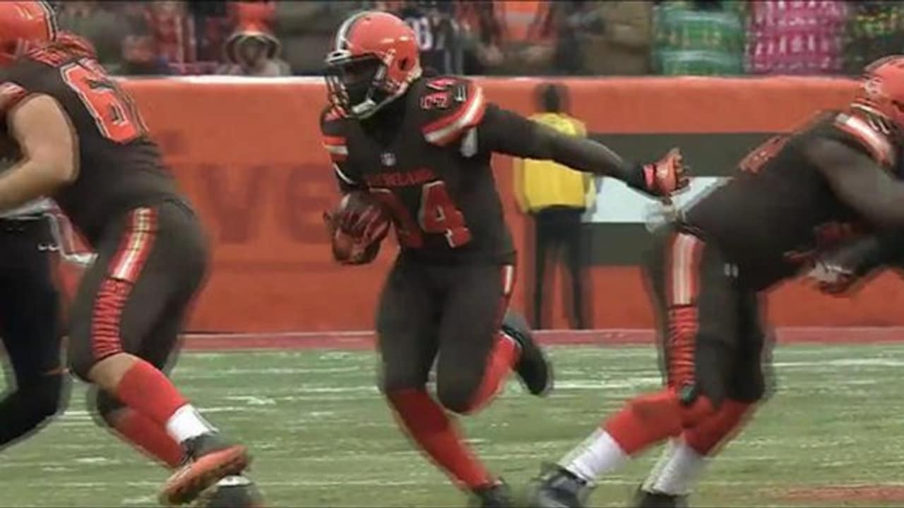 Isaiah Crowell runs for 30-yard gain