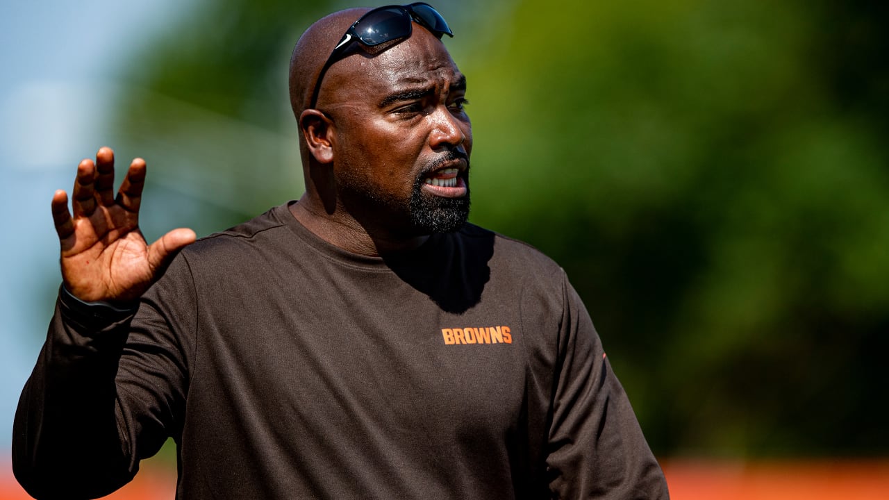 Assistant coach press conferences - WRs coach Adam Henry, pass game ...