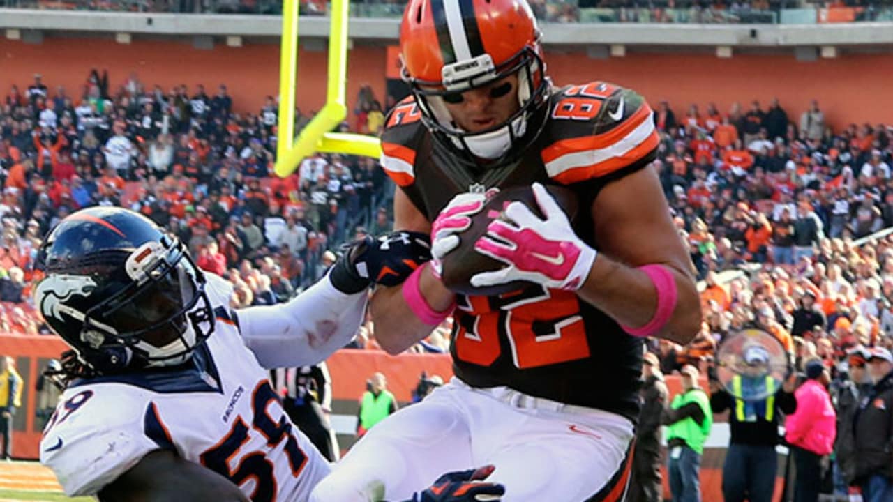 Game at a Glance infographic: Browns vs. Broncos