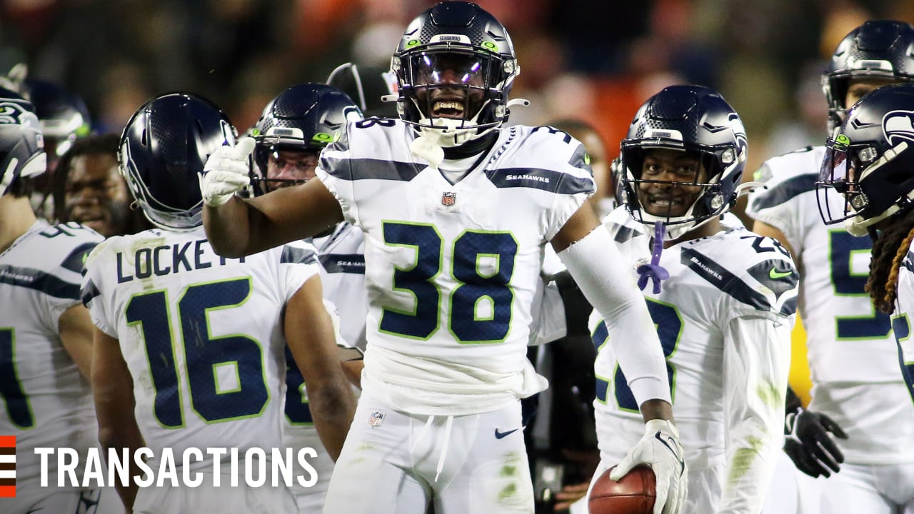 Browns sign CB Gavin Heslop and T Derrick Kelly II