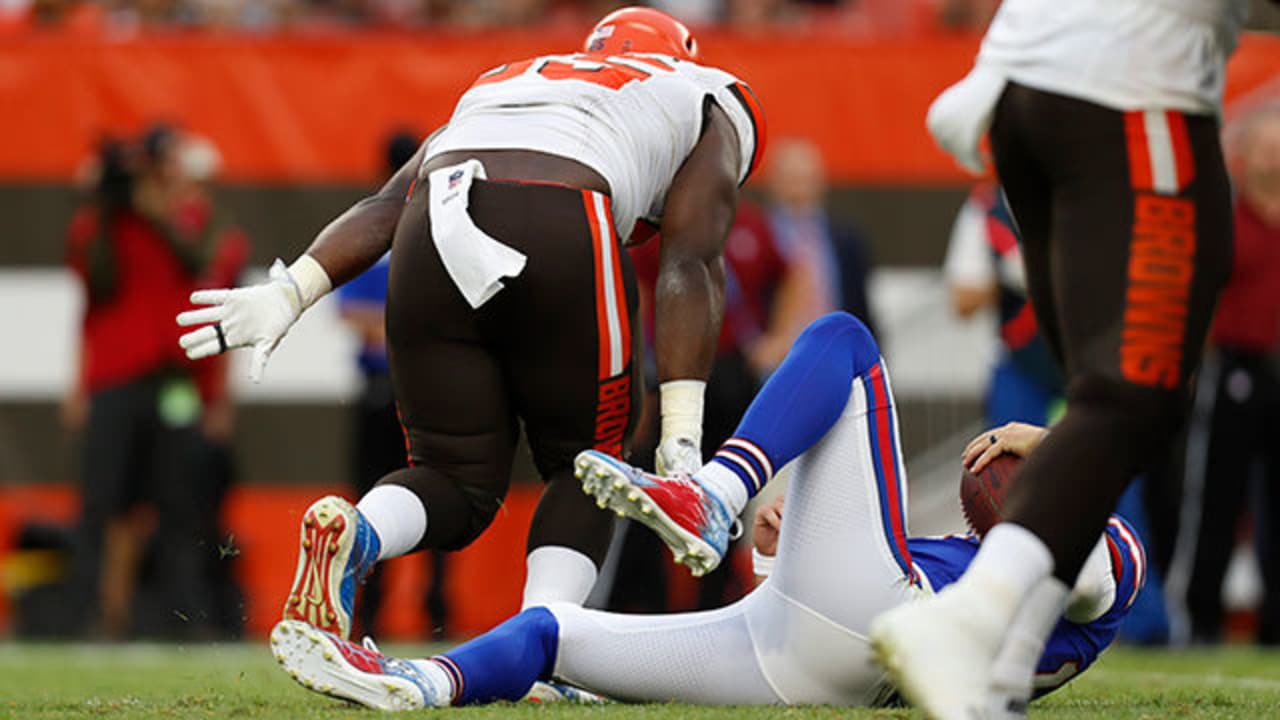 Larry Ogunjobi swim moves two defenders to sack McCarron