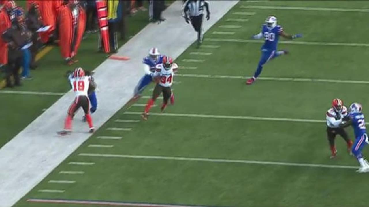 Isaiah Crowell runs up the edge for 25 yards